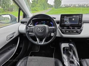 Brown Toyota Corolla 2019 in Tallinn, with an engine capacity of 1.80 L and mileage of 144 thousand km for 17990 €, photo 7 on AUTOMOTO.COM.LV