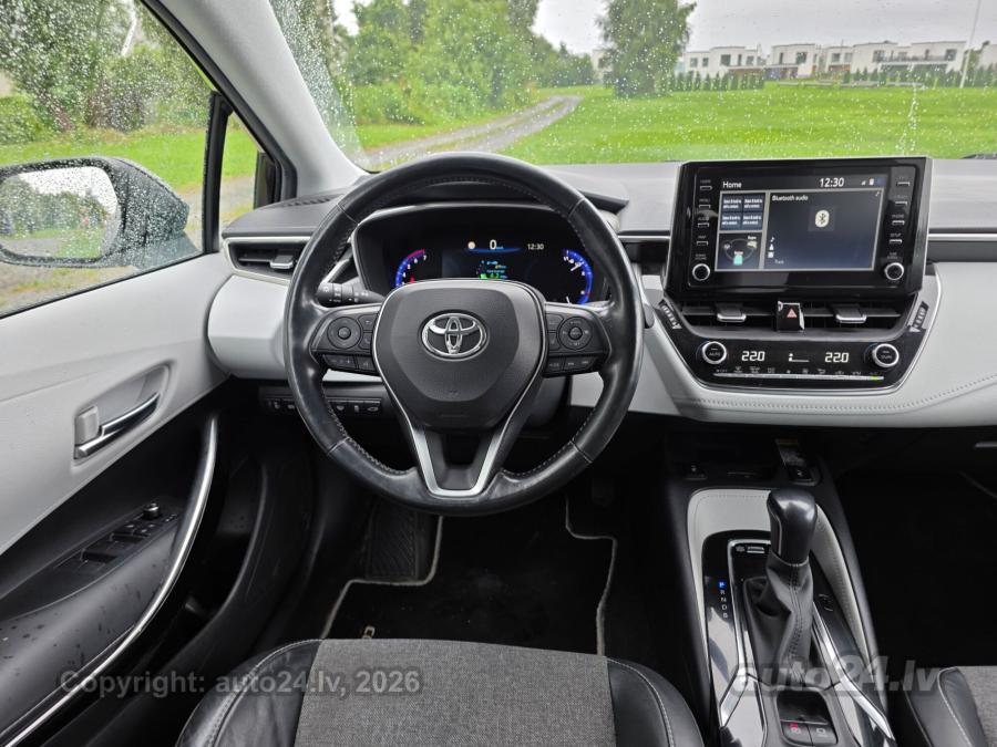 Brown Toyota Corolla 2019 in Tallinn, with an engine capacity of 1.80 L and mileage of 144 thousand km for 17990 €, photo 7 on AUTOMOTO.COM.LV