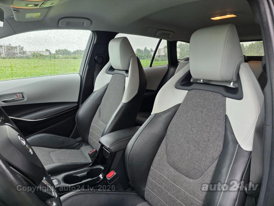Brown Toyota Corolla 2019 in Tallinn, with an engine capacity of 1.80 L and mileage of 144 thousand km for 17990 €, photo 8 on AUTOMOTO.COM.LV