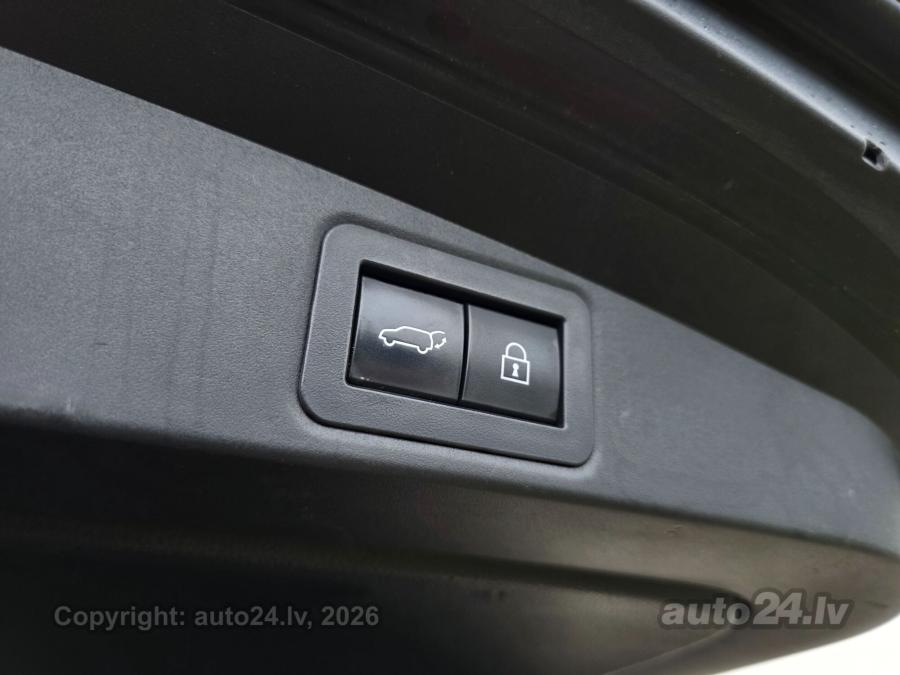 Brown Toyota Corolla 2019 in Tallinn, with an engine capacity of 1.80 L and mileage of 144 thousand km for 17990 €, photo 12 on AUTOMOTO.COM.LV