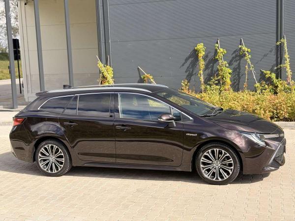 Toyota Corolla 2019 Viļņa vietnē Brūns Toyota Corolla 2019 Viļņa, ar dzinēja tilpumu 1.80 L un nobraukumu 121 tūkst. km par 17950 €, foto 5 vietnē AUTOMOTO.COM.LV