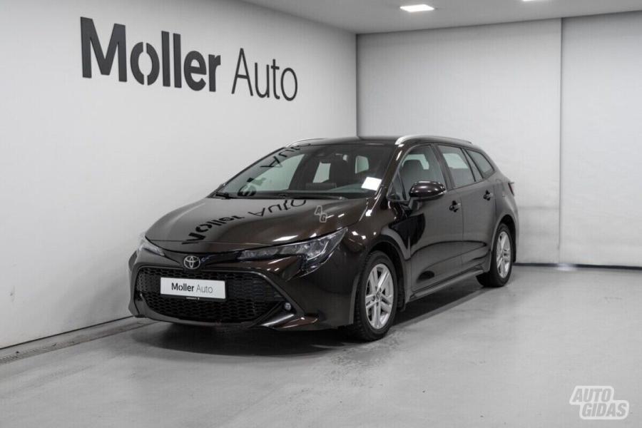 Brown Toyota Corolla 2021 in Vilnius, with an engine capacity of 1.20 L and mileage of 102 thousand km for 13900 €, photo 1 on AUTOMOTO.COM.LV