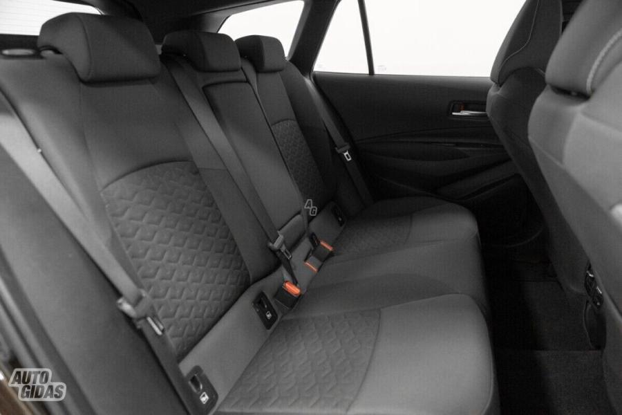 Brown Toyota Corolla 2021 in Vilnius, with an engine capacity of 1.20 L and mileage of 102 thousand km for 13900 €, photo 9 on AUTOMOTO.COM.LV