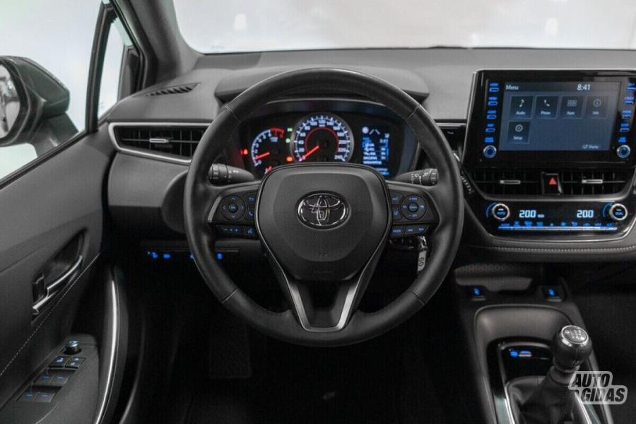 Brown Toyota Corolla 2021 in Vilnius, with an engine capacity of 1.20 L and mileage of 102 thousand km for 13900 €, photo 12 on AUTOMOTO.COM.LV