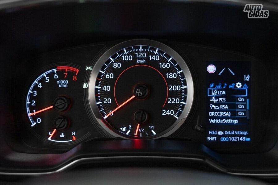 Brown Toyota Corolla 2021 in Vilnius, with an engine capacity of 1.20 L and mileage of 102 thousand km for 13900 €, photo 20 on AUTOMOTO.COM.LV