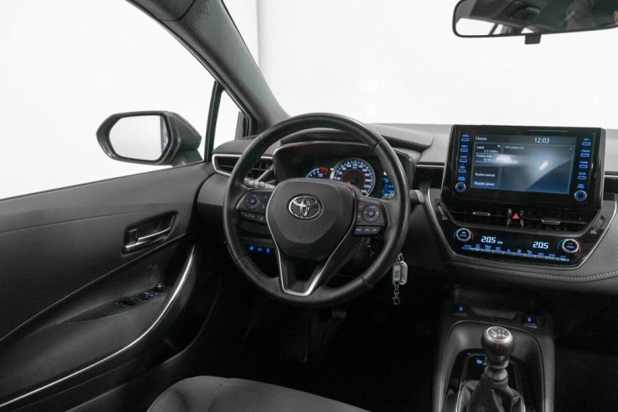 Brown Toyota Corolla 2021 in Vilnius, with an engine capacity of 1.20 L and mileage of 120 thousand km for 13650 €, photo 13 on AUTOMOTO.COM.LV