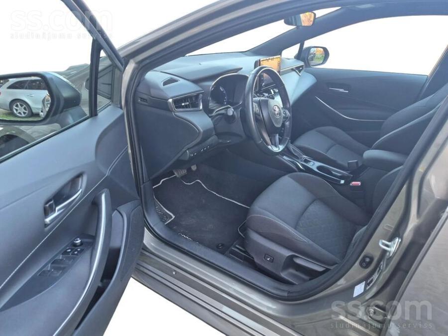 Brown Toyota Corolla 2021 in Riga, with an engine capacity of 1.50 L and mileage of 120 thousand km for 17100 €, photo 11 on AUTOMOTO.COM.LV
