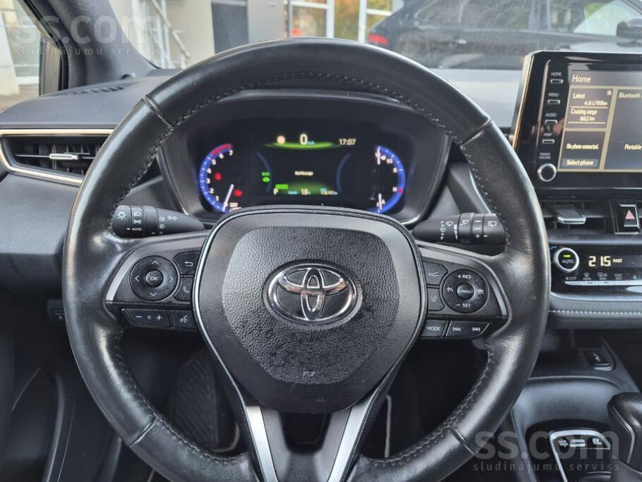 Brown Toyota Corolla 2021 in Riga, with an engine capacity of 1.50 L and mileage of 120 thousand km for 17100 €, photo 17 on AUTOMOTO.COM.LV
