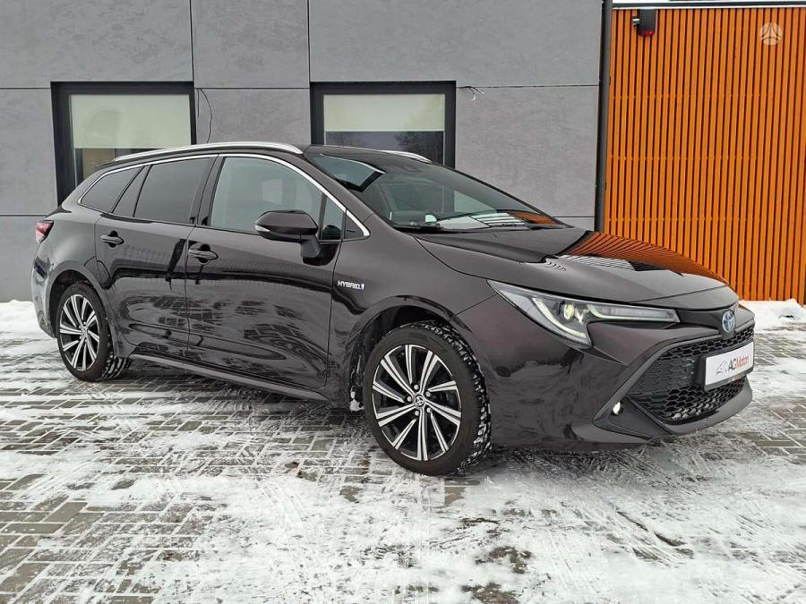 Brown Toyota Corolla 2022 in Vilnius, with an engine capacity of 1.80 L and mileage of 68 thousand km for 20990 €, photo 2 on AUTOMOTO.COM.LV