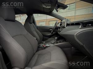 Brown Toyota Corolla 2022 in Riga, with an engine capacity of 1.80 L and mileage of 146 thousand km for 16900 €, photo 12 on AUTOMOTO.COM.LV