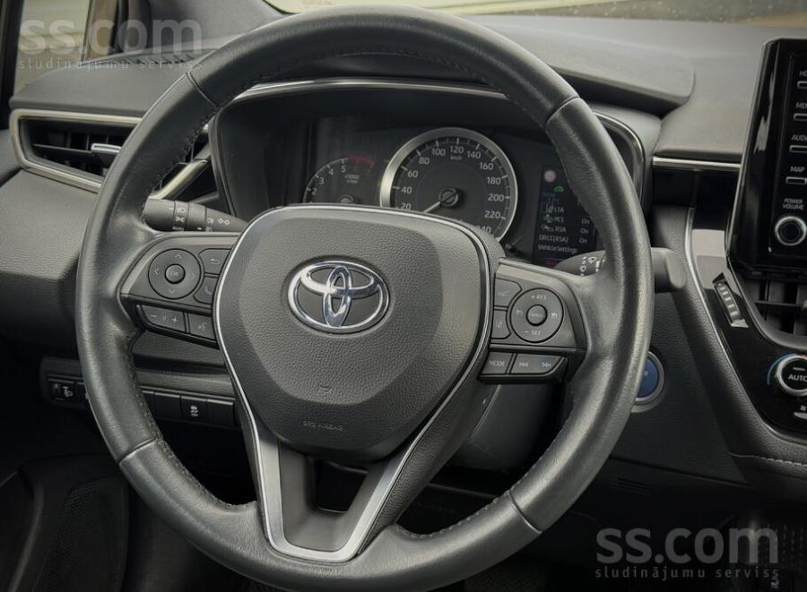 Brown Toyota Corolla 2022 in Riga, with an engine capacity of 1.80 L and mileage of 146 thousand km for 16900 €, photo 15 on AUTOMOTO.COM.LV