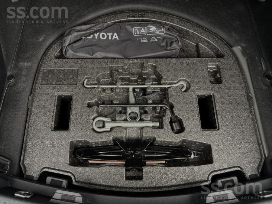 Brown Toyota Corolla 2022 in Riga, with an engine capacity of 1.80 L and mileage of 146 thousand km for 16900 €, photo 30 on AUTOMOTO.COM.LV
