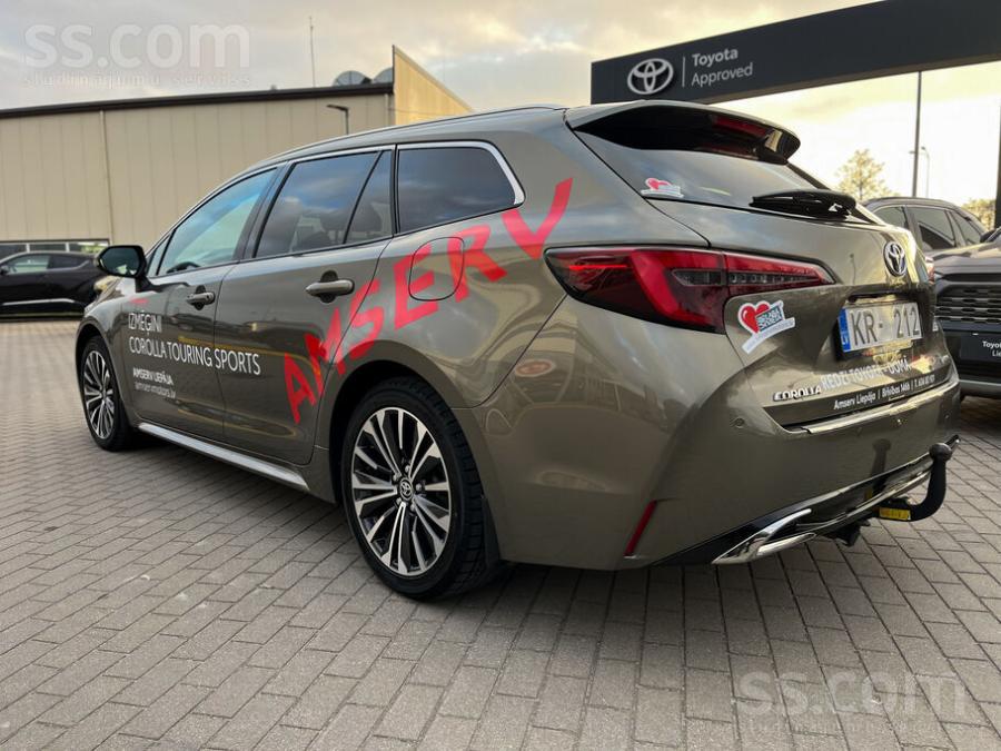 Brown Toyota Corolla 2024 in Liepaja, with an engine capacity of 2.00 L and mileage of 12 thousand km for 31900 €, photo 4 on AUTOMOTO.COM.LV