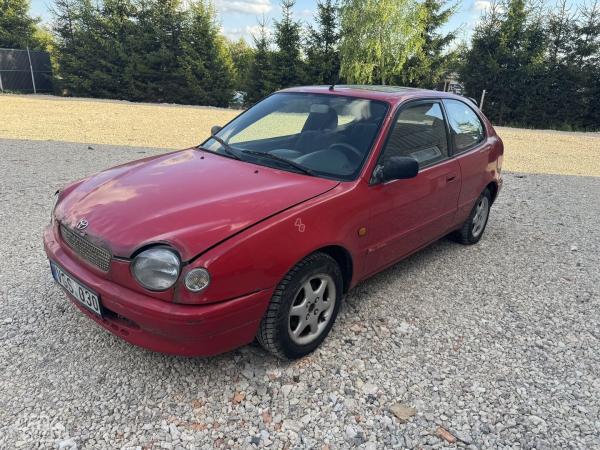 Toyota Corolla 1999 in Vilnius, with an engine capacity of 1.30 L and mileage of 223 thousand km for 480 €, photo 1 on AUTOMOTO.COM.LV