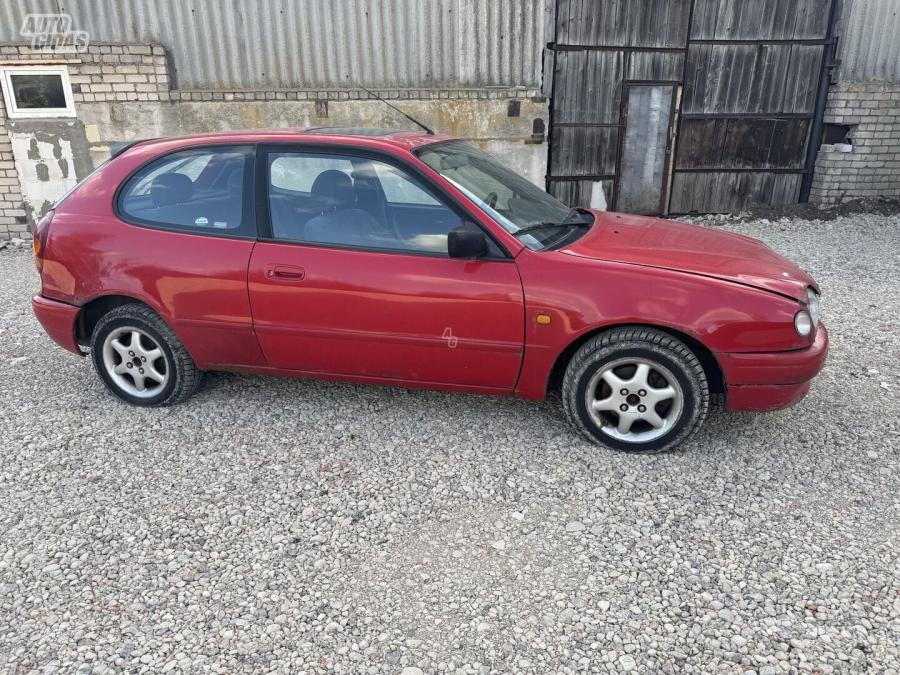 Toyota Corolla 1999 in Vilnius, with an engine capacity of 1.30 L and mileage of 223 thousand km for 480 €, photo 4 on AUTOMOTO.COM.LV