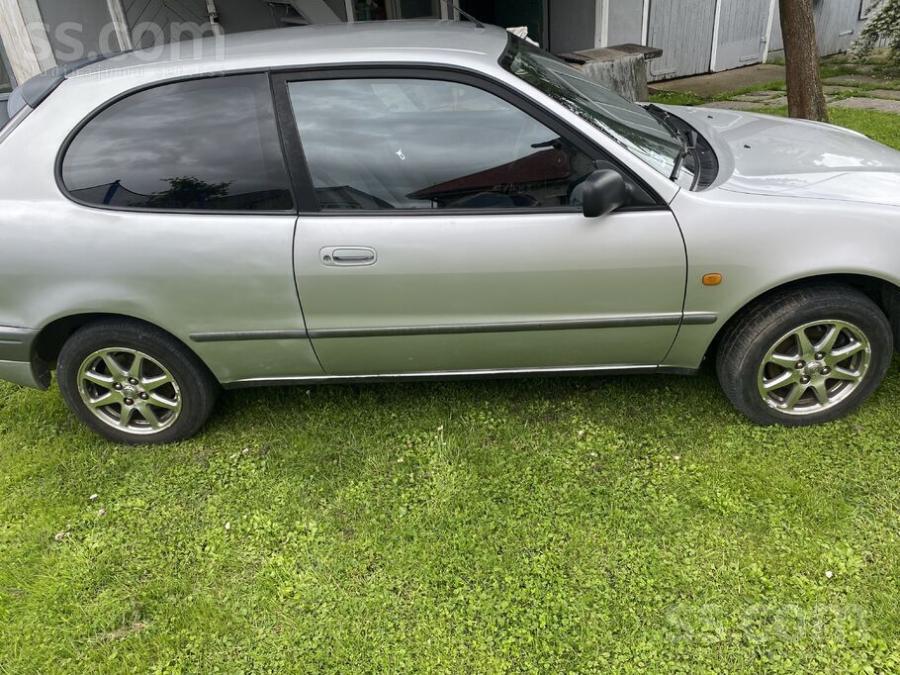 Toyota Corolla 2000 in Valmiera, with an engine capacity of 1.40 L and mileage of 171 thousand km for 1500 €, photo 3 on AUTOMOTO.COM.LV