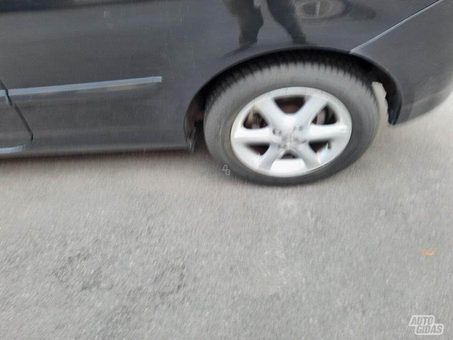 Toyota Corolla 2006 in Vilnius, with an engine capacity of 2.00 L and mileage of 207 thousand km for 1490 €, photo 6 on AUTOMOTO.COM.LV