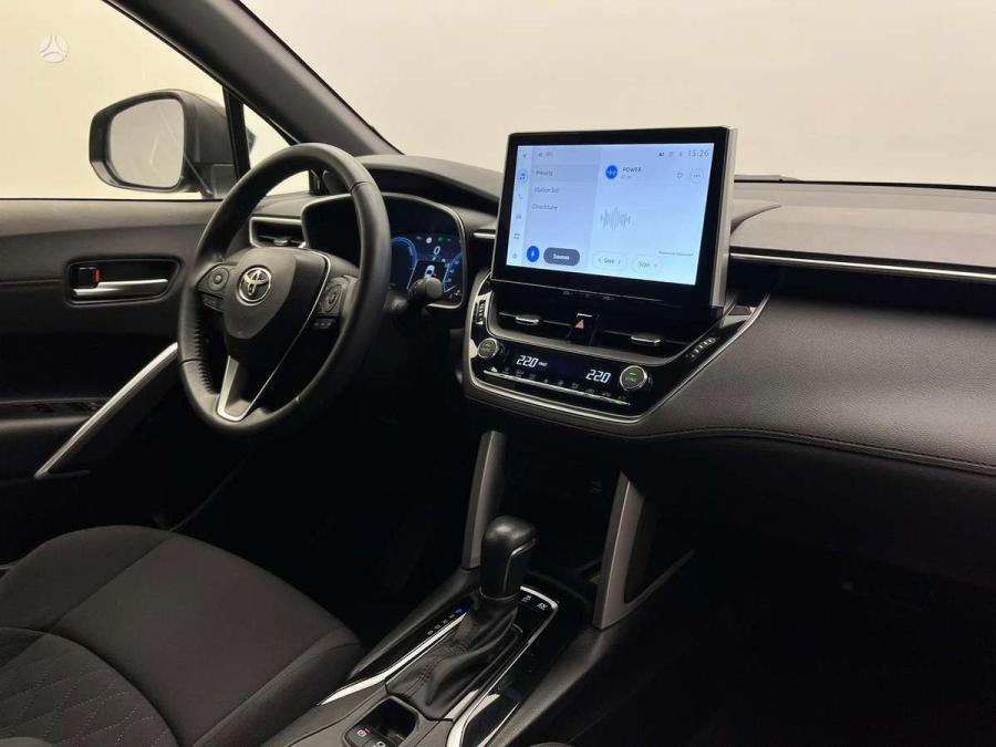 Melns Toyota Corolla Cross 2022 Panevēža, ar dzinēja tilpumu 1.99 L un nobraukumu 125 tūkst. km par 27390 €, foto 18 vietnē AUTOMOTO.COM.LV