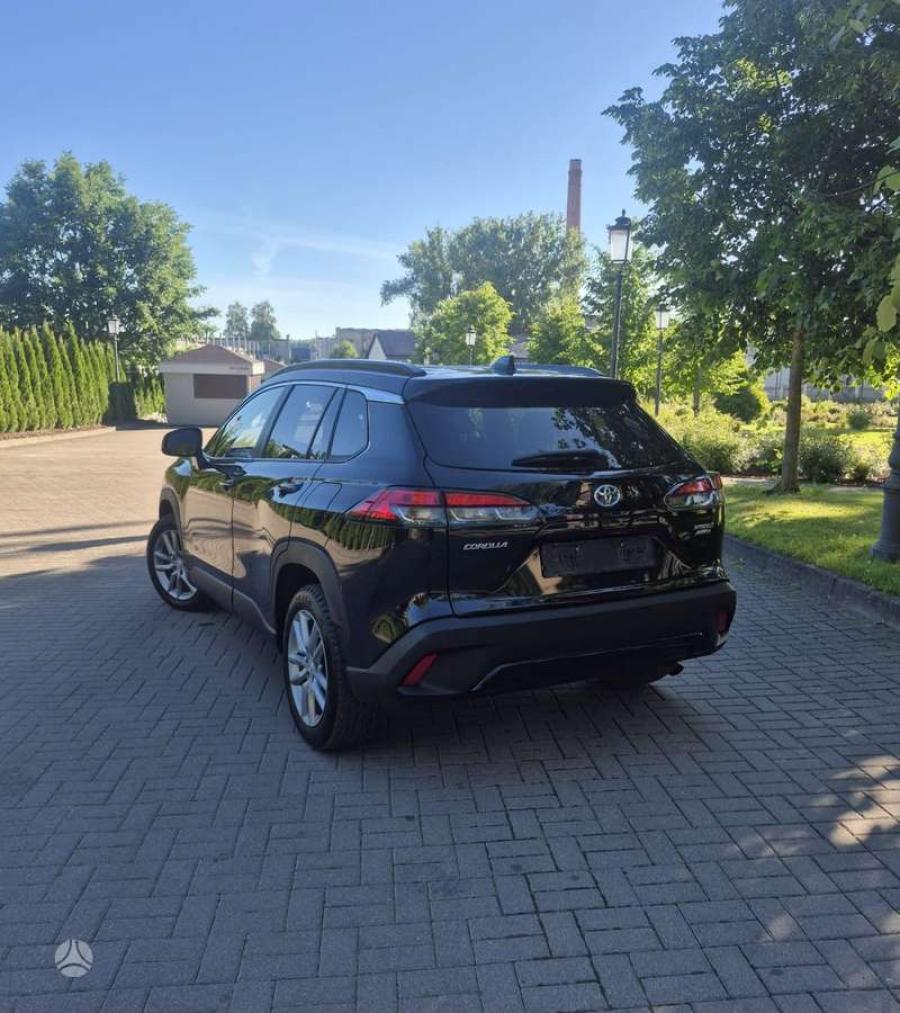 Черный Тойота Corolla Cross 2022 в Шяуляй, объемом двигателя 1.99 л и пробегом 330 тыс. км за 16799 €, фото 5 на AUTOMOTO.COM.LV