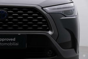 Black Toyota Corolla Cross 2023 in Vilnius, with an engine capacity of 1.99 L and mileage of 17 thousand km for 31900 €, photo 20 on AUTOMOTO.COM.LV