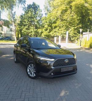 Черный Тойота Corolla Cross 2023 в Шяуляй, объемом двигателя 1.99 л и пробегом 207 тыс. км за 19700 €, фото 3 на AUTOMOTO.COM.LV
