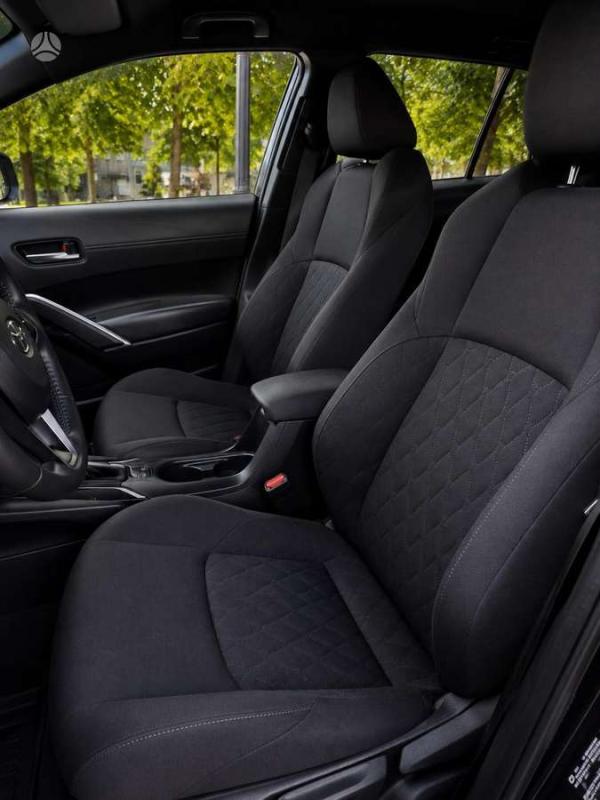 Черный Тойота Corolla Cross 2023 в Шяуляй, объемом двигателя 1.99 л и пробегом 207 тыс. км за 19700 €, фото 7 на AUTOMOTO.COM.LV