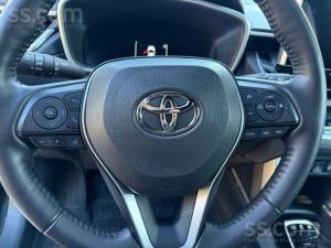 Melns Toyota Corolla Cross 2023 Rīga, ar dzinēja tilpumu 2.00 L un nobraukumu 31 tūkst. km par 28900 €, foto 10 vietnē AUTOMOTO.COM.LV