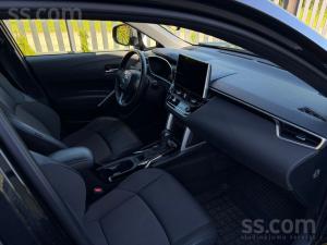Melns Toyota Corolla Cross 2023 Rīga, ar dzinēja tilpumu 2.00 L un nobraukumu 31 tūkst. km par 28900 €, foto 11 vietnē AUTOMOTO.COM.LV