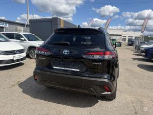 Melns Toyota Corolla Cross 2023 Panevēža, ar dzinēja tilpumu 1.99 L un nobraukumu 135 tūkst. km par 26500 €, foto 6 vietnē AUTOMOTO.COM.LV