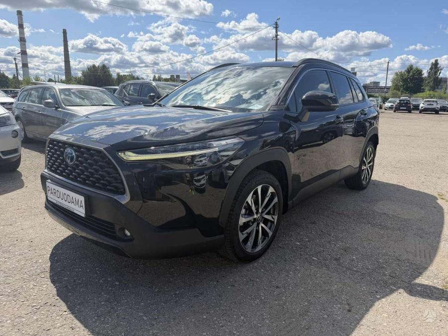 Melns Toyota Corolla Cross 2023 Panevēža, ar dzinēja tilpumu 1.99 L un nobraukumu 135 tūkst. km par 26500 €, foto 8 vietnē AUTOMOTO.COM.LV
