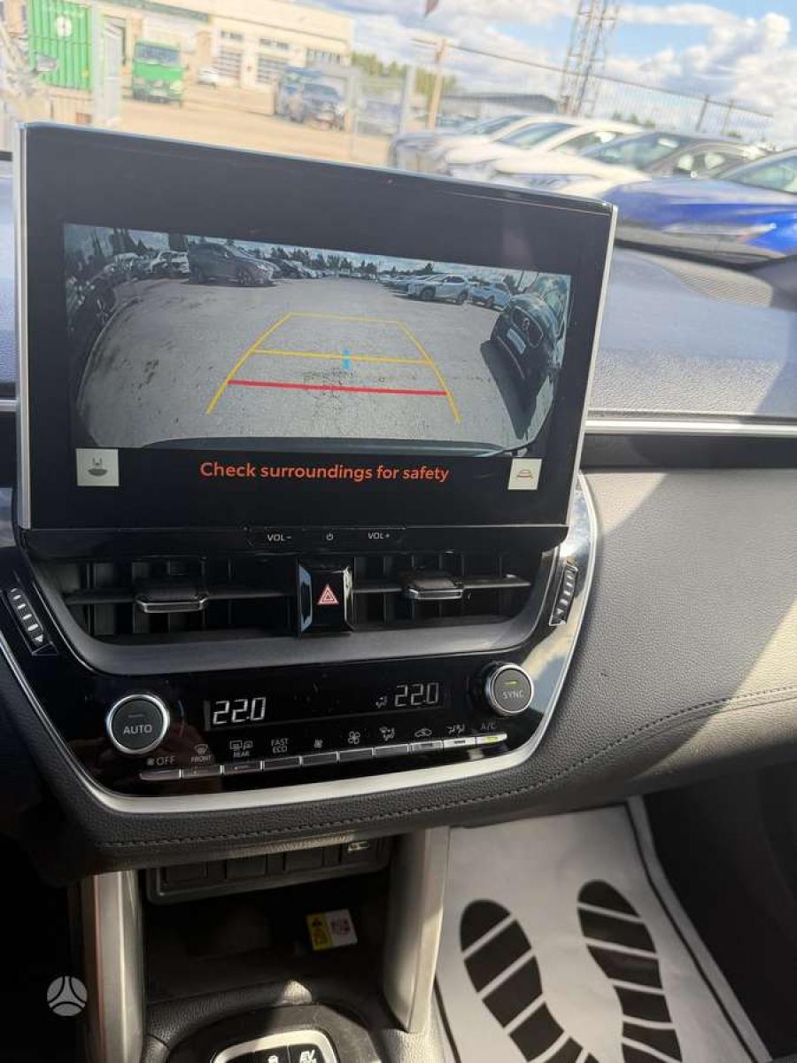 Melns Toyota Corolla Cross 2023 Panevēža, ar dzinēja tilpumu 1.99 L un nobraukumu 135 tūkst. km par 26500 €, foto 18 vietnē AUTOMOTO.COM.LV