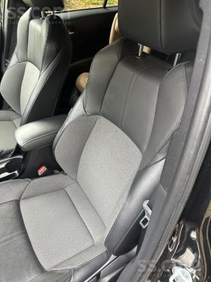Melns Toyota Corolla Cross 2023 Rīga, ar dzinēja tilpumu 2.00 L un nobraukumu 61 tūkst. km par 31000 €, foto 10 vietnē AUTOMOTO.COM.LV