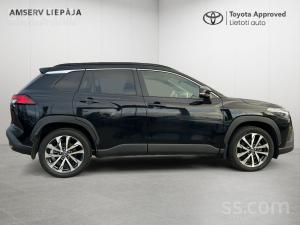 Melns Toyota Corolla Cross 2024 Liepāja, ar dzinēja tilpumu 2.00 L un nobraukumu 37 tūkst. km par 33800 €, foto 6 vietnē AUTOMOTO.COM.LV