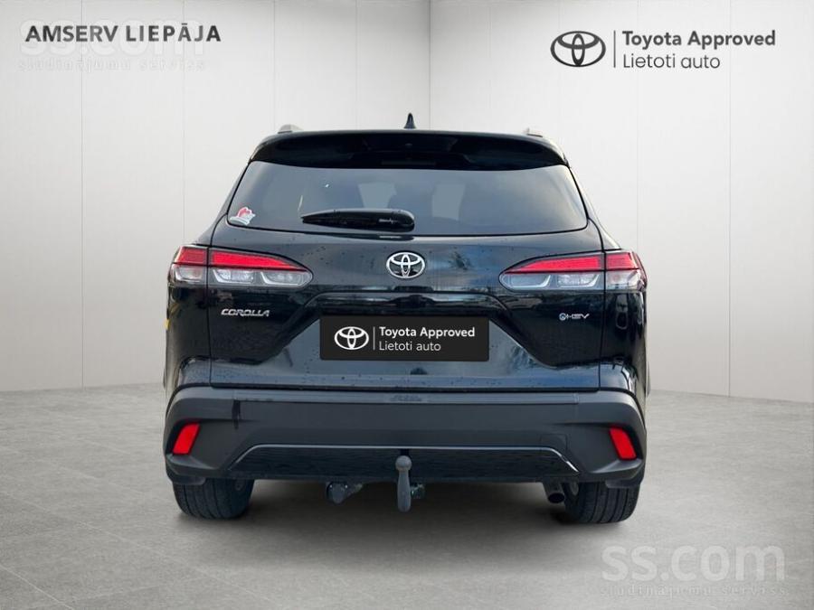 Melns Toyota Corolla Cross 2024 Liepāja, ar dzinēja tilpumu 2.00 L un nobraukumu 37 tūkst. km par 33800 €, foto 9 vietnē AUTOMOTO.COM.LV