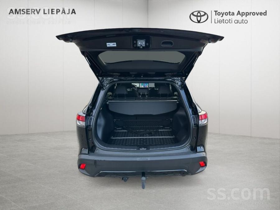 Melns Toyota Corolla Cross 2024 Liepāja, ar dzinēja tilpumu 2.00 L un nobraukumu 37 tūkst. km par 33800 €, foto 10 vietnē AUTOMOTO.COM.LV