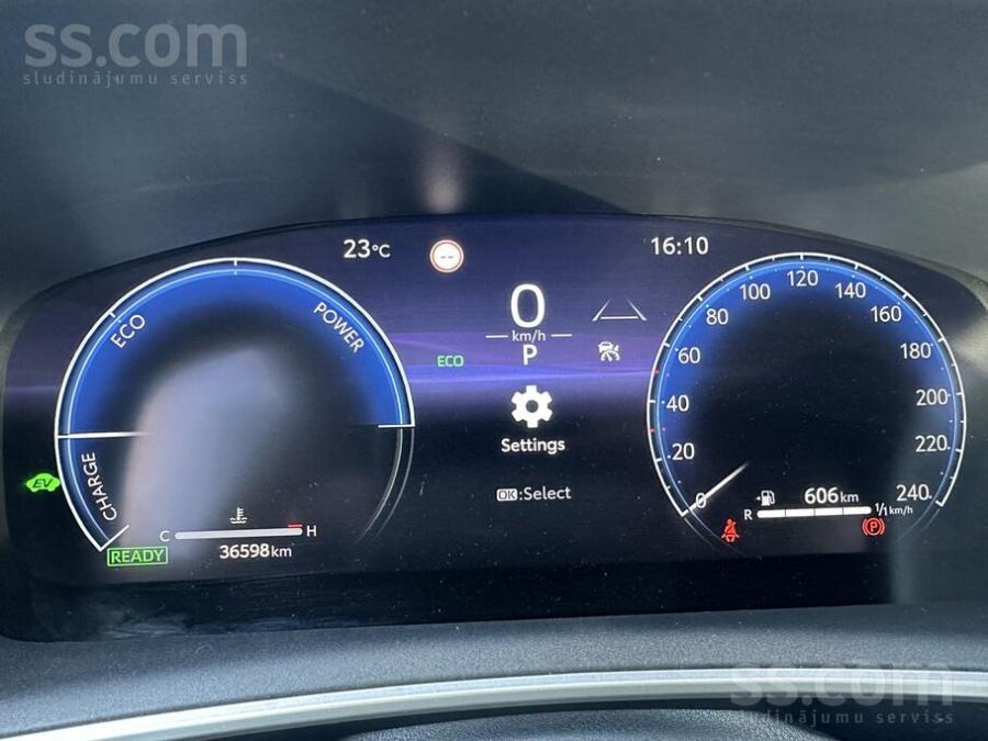 Melns Toyota Corolla Cross 2024 Liepāja, ar dzinēja tilpumu 2.00 L un nobraukumu 37 tūkst. km par 33800 €, foto 13 vietnē AUTOMOTO.COM.LV