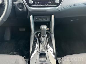 Melns Toyota Corolla Cross 2024 Liepāja, ar dzinēja tilpumu 2.00 L un nobraukumu 37 tūkst. km par 33800 €, foto 15 vietnē AUTOMOTO.COM.LV