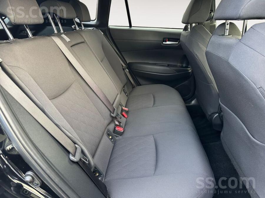 Melns Toyota Corolla Cross 2024 Liepāja, ar dzinēja tilpumu 2.00 L un nobraukumu 37 tūkst. km par 33800 €, foto 17 vietnē AUTOMOTO.COM.LV