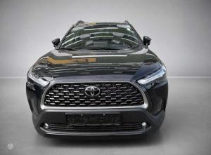 Черный Тойота Corolla Cross 2024 в Клайпеда, объемом двигателя 1.99 л и пробегом 61 тыс. км за 30500 €, фото 3 на AUTOMOTO.COM.LV