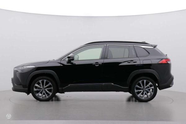 Melns Toyota Corolla Cross 2025 Viļņa, ar dzinēja tilpumu 1.80 L un nobraukumu 31 tūkst. km par 32700 €, foto 4 vietnē AUTOMOTO.COM.LV