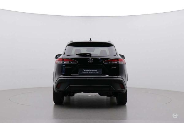 Melns Toyota Corolla Cross 2025 Viļņa, ar dzinēja tilpumu 1.80 L un nobraukumu 31 tūkst. km par 32700 €, foto 5 vietnē AUTOMOTO.COM.LV
