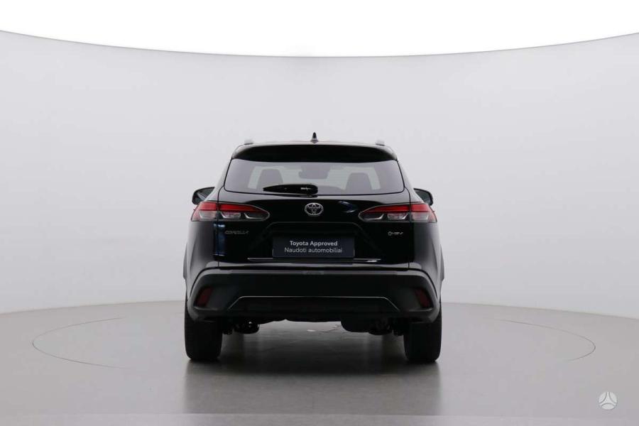 Melns Toyota Corolla Cross 2025 Viļņa, ar dzinēja tilpumu 1.80 L un nobraukumu 31 tūkst. km par 32700 €, foto 6 vietnē AUTOMOTO.COM.LV