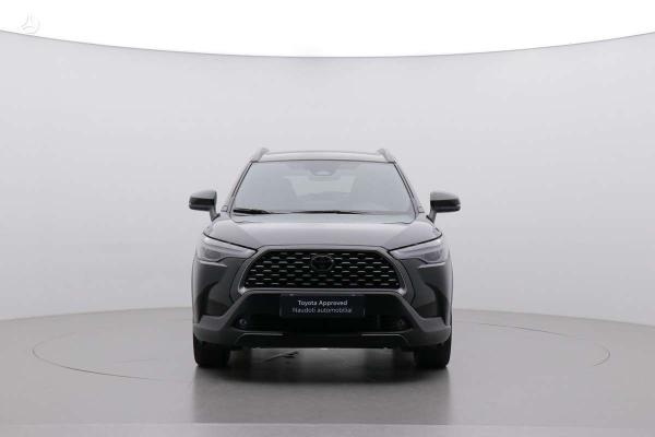 Melns Toyota Corolla Cross 2025 Viļņa, ar dzinēja tilpumu 1.80 L un nobraukumu 31 tūkst. km par 32700 €, foto 6 vietnē AUTOMOTO.COM.LV
