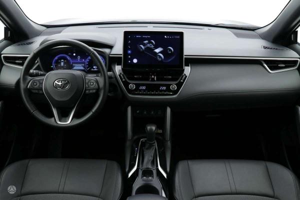Melns Toyota Corolla Cross 2025 Viļņa, ar dzinēja tilpumu 1.80 L un nobraukumu 31 tūkst. km par 32700 €, foto 7 vietnē AUTOMOTO.COM.LV