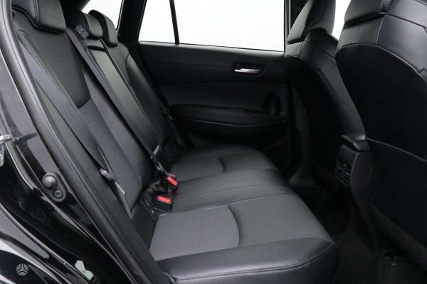 Melns Toyota Corolla Cross 2025 Viļņa, ar dzinēja tilpumu 1.80 L un nobraukumu 31 tūkst. km par 32700 €, foto 10 vietnē AUTOMOTO.COM.LV