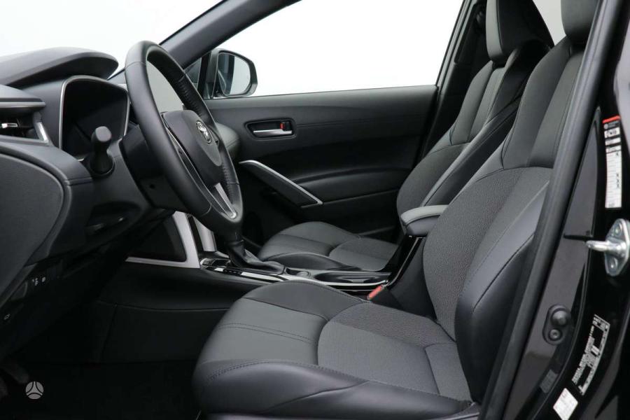 Melns Toyota Corolla Cross 2025 Viļņa, ar dzinēja tilpumu 1.80 L un nobraukumu 31 tūkst. km par 32700 €, foto 13 vietnē AUTOMOTO.COM.LV