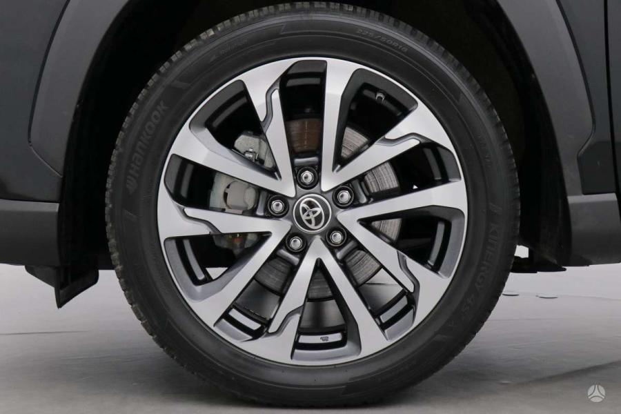 Melns Toyota Corolla Cross 2025 Viļņa, ar dzinēja tilpumu 1.80 L un nobraukumu 31 tūkst. km par 32700 €, foto 17 vietnē AUTOMOTO.COM.LV