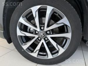 Melns Toyota Corolla Cross 2025 Rīga, ar dzinēja tilpumu 1.80 L un nobraukumu 44 tūkst. km par 30500 €, foto 9 vietnē AUTOMOTO.COM.LV