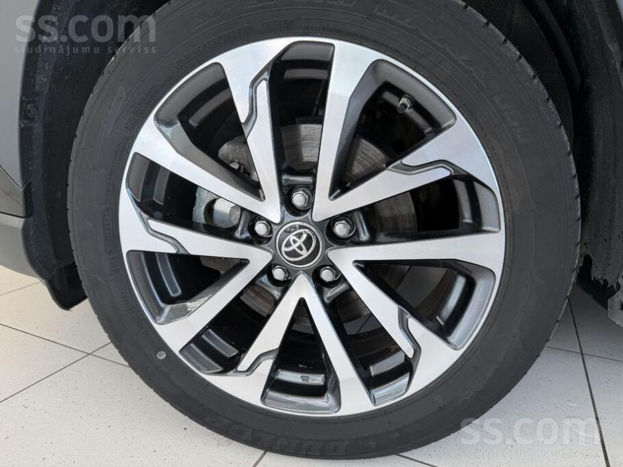 Melns Toyota Corolla Cross 2025 Rīga, ar dzinēja tilpumu 1.80 L un nobraukumu 44 tūkst. km par 30500 €, foto 9 vietnē AUTOMOTO.COM.LV