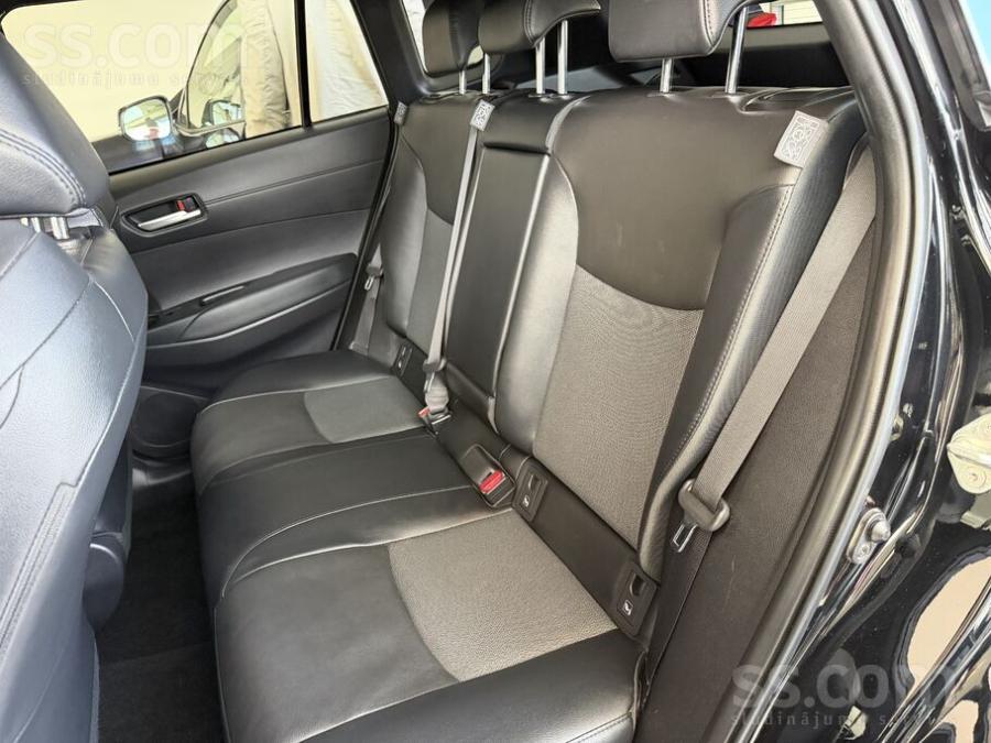 Melns Toyota Corolla Cross 2025 Rīga, ar dzinēja tilpumu 1.80 L un nobraukumu 44 tūkst. km par 30500 €, foto 12 vietnē AUTOMOTO.COM.LV
